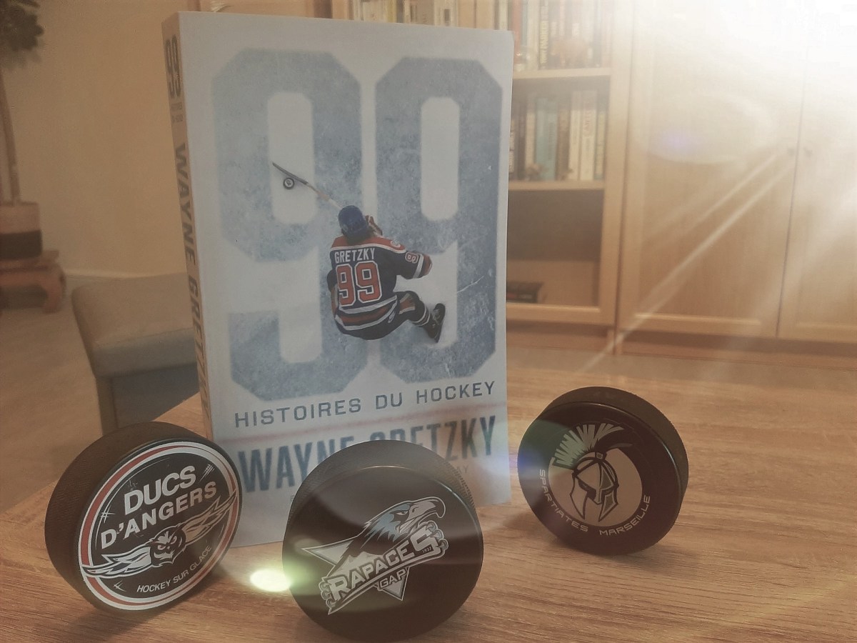 Zoom sur ma petite collection de « pucks » de hockey ! – Le blog de ...
